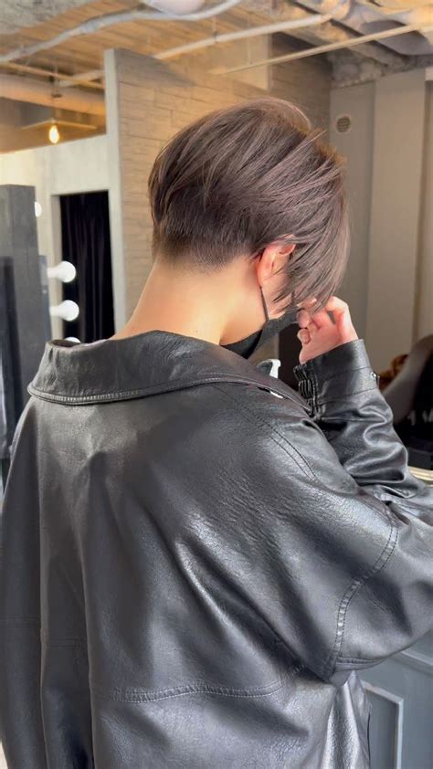 Gorgeous Short Graduated Bob Haircut And Hairstyles For Fine Hairs