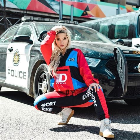 Ashley Resch Picture