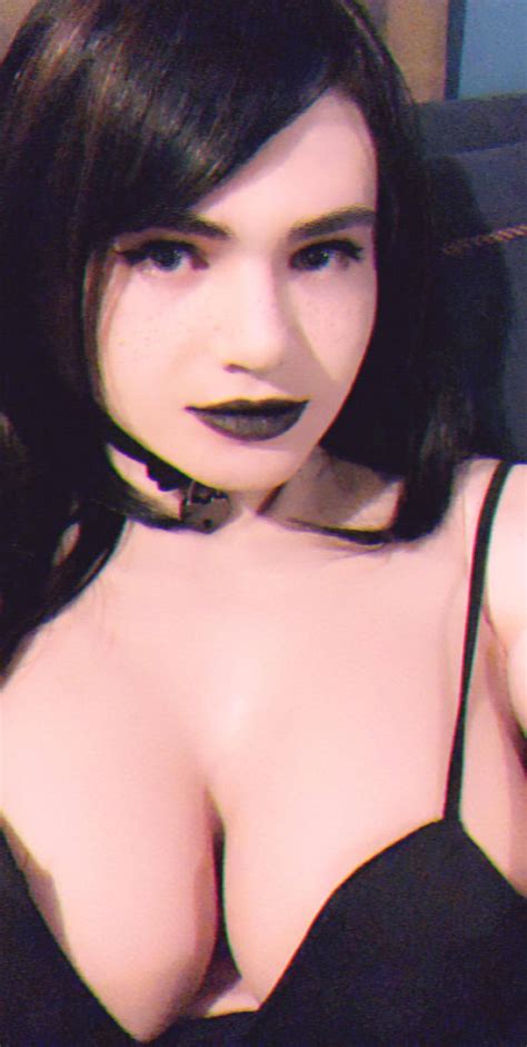 I Love Dicks And Tributes In My Dms 🤭💕 Scrolller