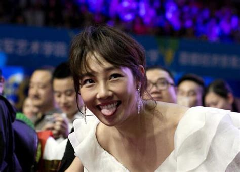 白百何吐舌搞怪照 每日頭條