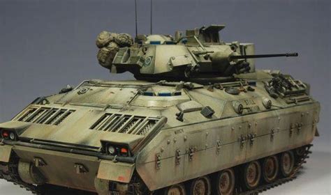 美国M2布莱德利步兵战车模型
