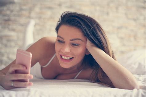 4 Advantages Of Sexting With Your Partner Ma Joie