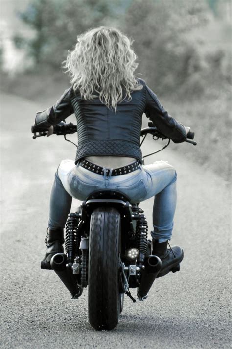 Honda Bobber Girl