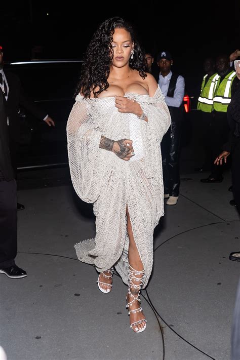 Rihanna Outfits Best Rihanna Outfits Where To Buy Rihanna Outfits