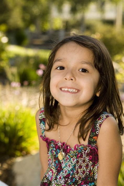 Chica Joven Imagen De Archivo Imagen De Parque Afuera