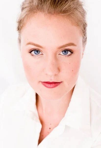 Simone Easthope Soprano