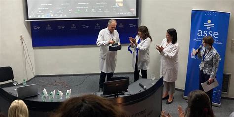 Homenaje Al Dr Daniel Borbonet Director De Neonatología Del Centro Hospitalario Pereira Rossell