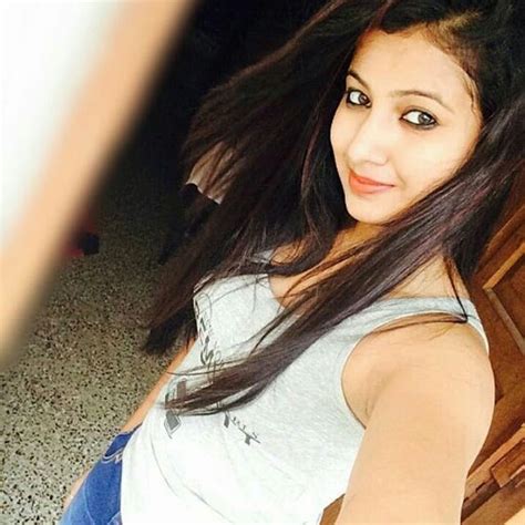 Pakistani Beautiful Girl Pictures Facebook Profile Sexy Selfie Pics