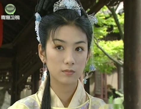 离开错的婚姻黄奕事业回春13年时间给汶川捐14座操场 知乎