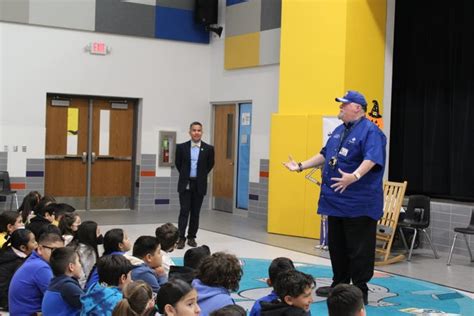 American Federation Of Teachers Gives Books To Elementary Students