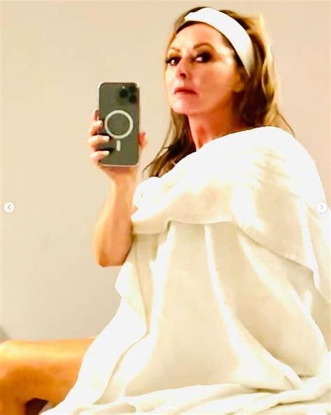 Carol Vorderman 61 Puts On Jaw Dropping Busty Display As She Poses