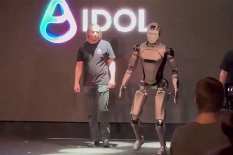 Video El Robot Ruso Que Quiso Ser Rocky Y Terminó Noqueado En Su