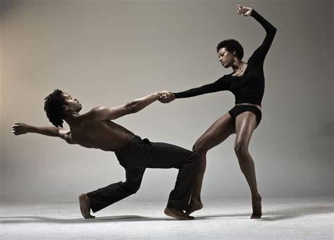 What Are The Characteristics Of Modern Dance