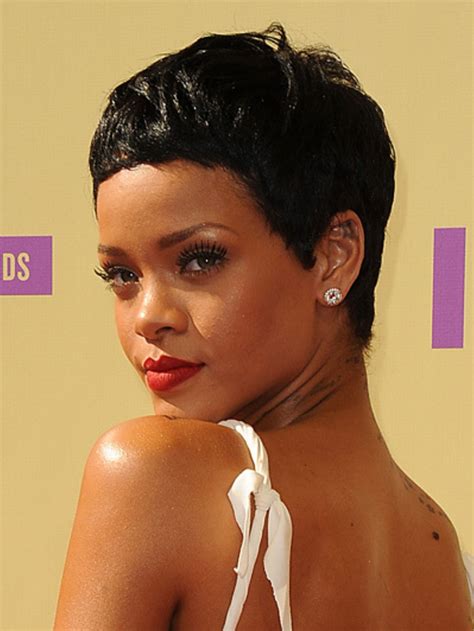 Rihanna Korte Kapsels Achteraanzicht