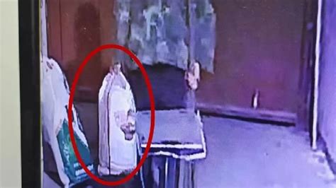 13万8谁捡了陕西老人弄丢蛇皮袋 内装儿子的结婚钱 老两口急哭了 凤凰网