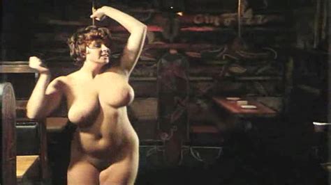 Naked Anneliese Groebl in Zwei Rebläuse auf dem Weg zur Loreley