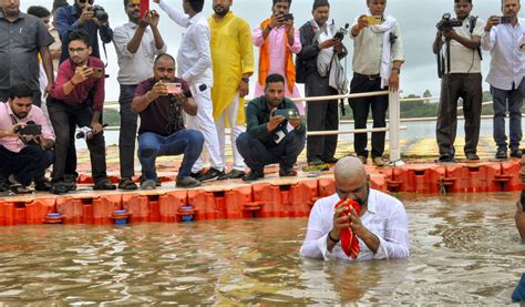 Samrat Choudhary Removes His Turban In Ayodhya Says His Vow Is Fulfilled Telangana Today