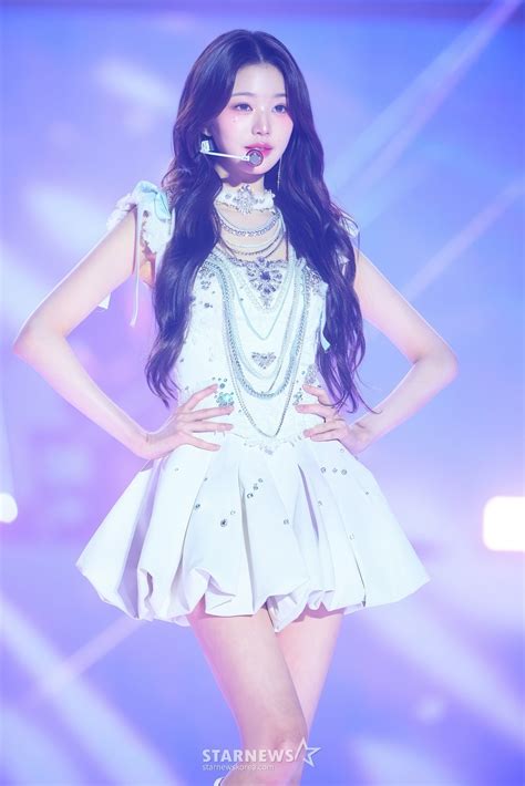 Pin By Shanlié On Jang Wonyoung 원영 Ive Stage Outfits Simple Style