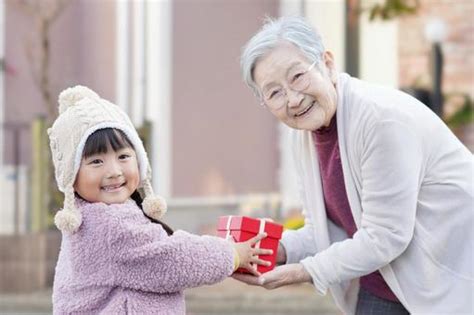 日本人のおばあちゃんの写真素材｜写真素材なら「写真ac」無料（フリー）ダウンロードok