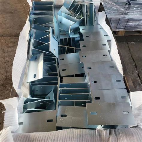 Galvanized Post Support Anchor Fence Post Spikes And Bracke