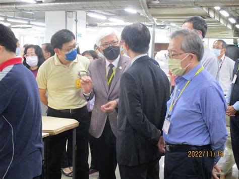 中選會主委李進勇偕新北選委會主委林祐賢 視察選票印製包封
