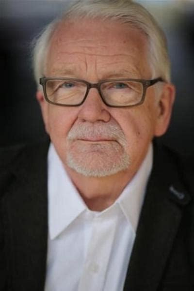 Tom Owen About Entertainment Ie