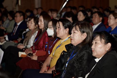 Х Нямбаатар Хамтарсан баг төсөв санхүүжилтгүйгээр гэр бүлийн хүчирхийлэлтэй тэмцэж байна