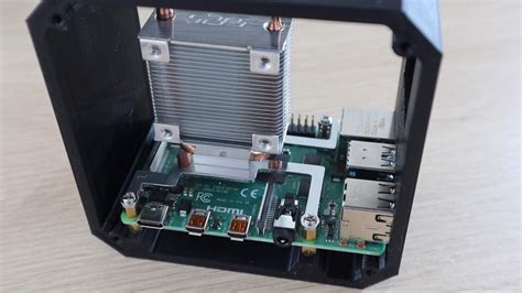 Diy Raspberry Pi 4 Desktop Case With Oled Stats Display The Diy Life