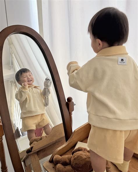 갬수디 아기가사는집 • 현실육아일상 • 아기방꾸미기 행복한 우리집 알밤톨🌰🤎 이제 날씨 따뜻해지면 예쁜 꼬까옷입고 나들이가쟈💕