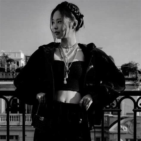 Pin By A11y On My Girl Jennie Kim 🎸 Jen Videos Blackpink Jennie