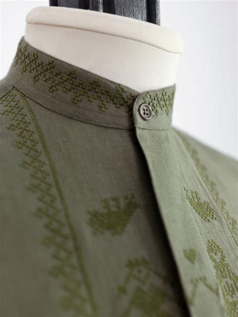 Вишиванка з льону зелена Indposhiv Shop