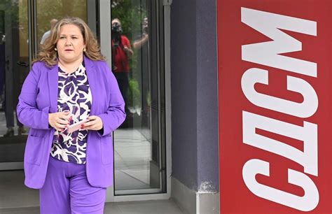 Петровска повика да се откажат изборите за претседател на СДСМ поради злоупотреба на лични