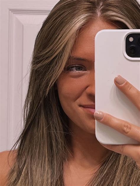 College Girls Selfies Brown Hair