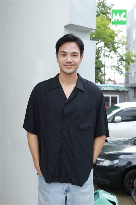 ဒီး ကို Miss Universe အဖြစ် အရမ်းမြင်ချင်တယ် ချာလီ