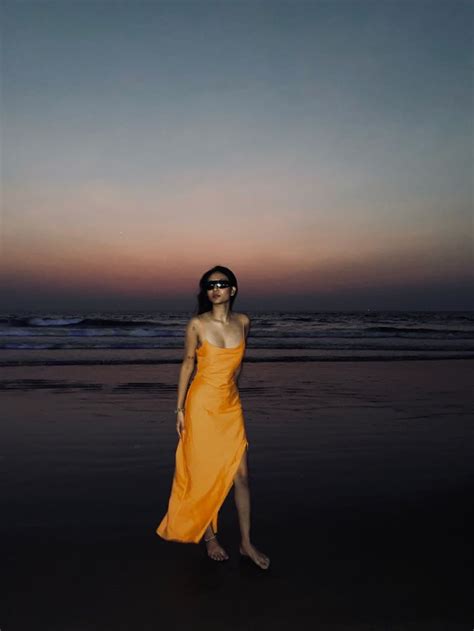 Pin By Jyoti Tamang On J🧜‍♀️ Beach Pictures Poses Sunset Photoshoot