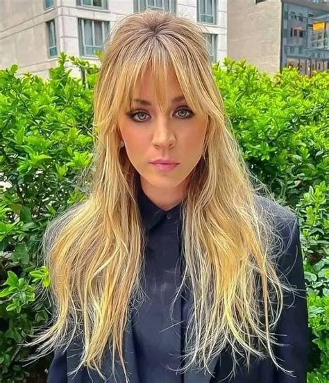 Kaley Cuoco Private Chat Group No One Loves Me 😭