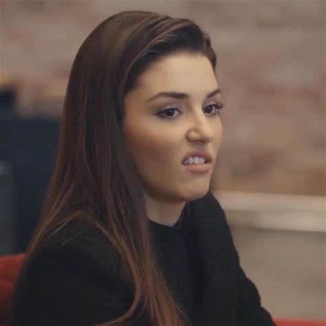 Hande Ercel Pretty R Handeercelx