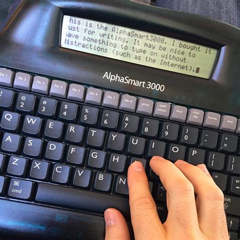 Alphasmart Neo Why This Crappy Portable Word Processor Is Great For