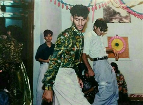 پسرا دهه ۶۰ از جون و دل تو عروسی مایه میزاشتن