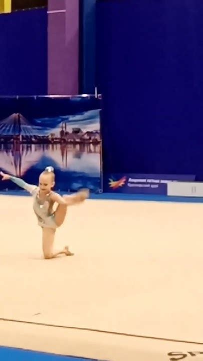 юная гимнастка Youtube