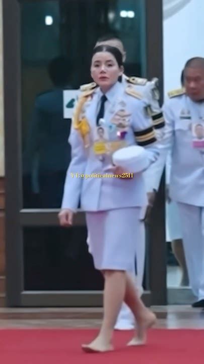 พันเอกหญิง อนุสรา สุขสวัสดิ์วัชราภรณ์ ปฏิบัตหน้าที่นายทหารราชองครักษ์พิเศษ ในสมเด็จพระนางเจ้า