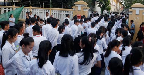 សិស្សានុសិស្ស ដែល បោះបង់ការប្រឡងបាក់ឌុបឆ្នាំ២០២៣នេះ មានចំនួនតិចជាងឆ្នាំមុន Khmerload