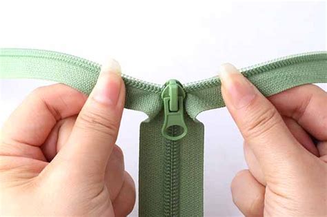 Why Your Zipper Gets Stuck Common Causes And Easy Fixes Rhfzipper
