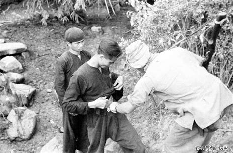老照片1950年法越战争法军突袭越南海岛 搜狐大视野 搜狐新闻