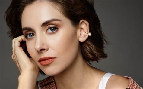 Alison Brie K Ultra Hd Wallpaper Wallpaper Bison