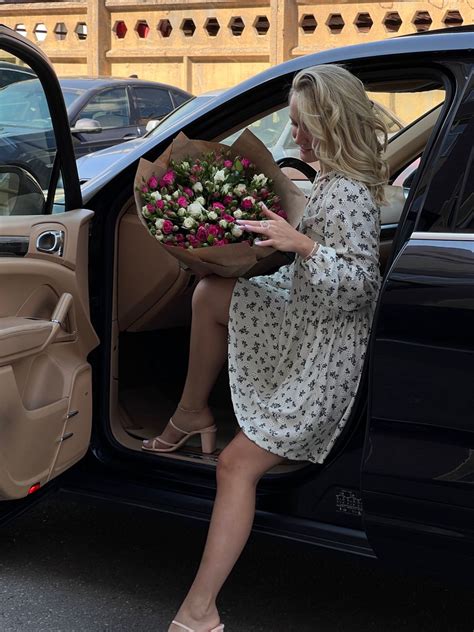 Цветы девушка Парные фотосессии Фотосессия Идеи для фото