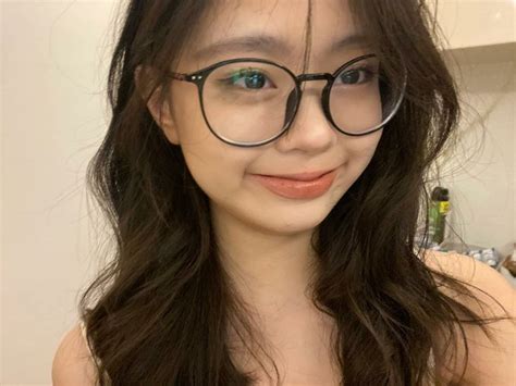Pin Oleh はい みこ Di Keji Di 2024 Gadis Cantik Fotografi Orang Gadis