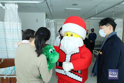 레고랜드 코리아 어린이병원 찾아 따뜻한 크리스마스 선물 전달 베이비뉴스