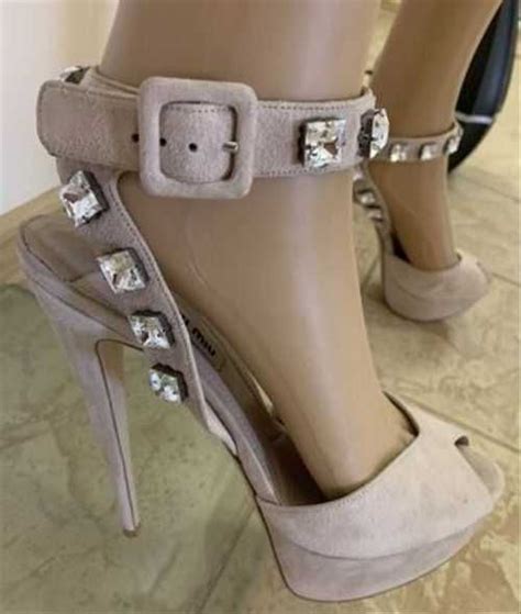 Босоножки Miu Miu оригинал купить б у Москва Festima Ru 385573673