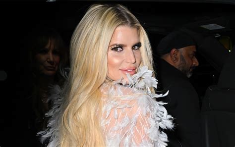 Jessica Simpson Goes Makeup Free In New Transformation Video